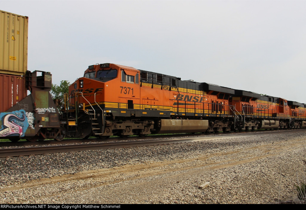 BNSF 7371